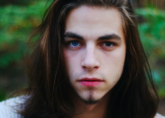 3 Signs of an Emotionally Unavailable Person. | elephant journal