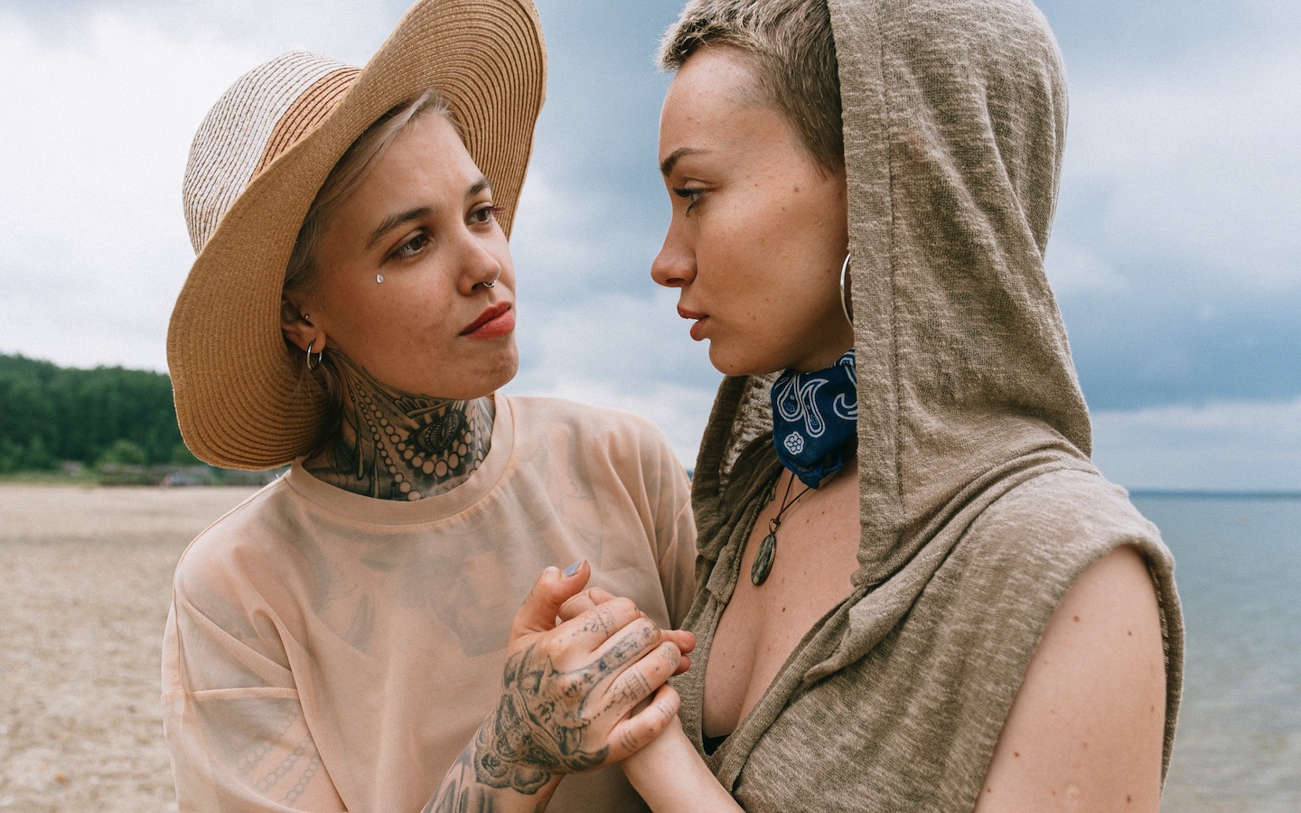 5 Subtle Signs that someone is Homophobic (& not really your Friend ...