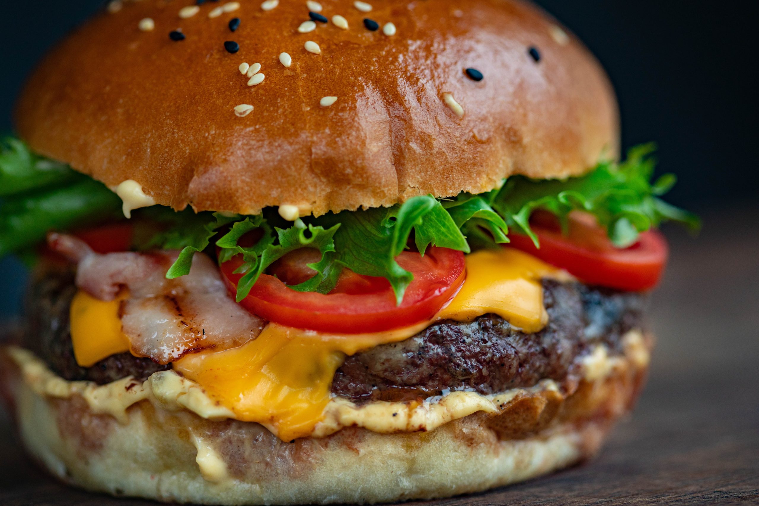 The Fast Food Burger vs the Homemade Burger: Which One Is Better ...