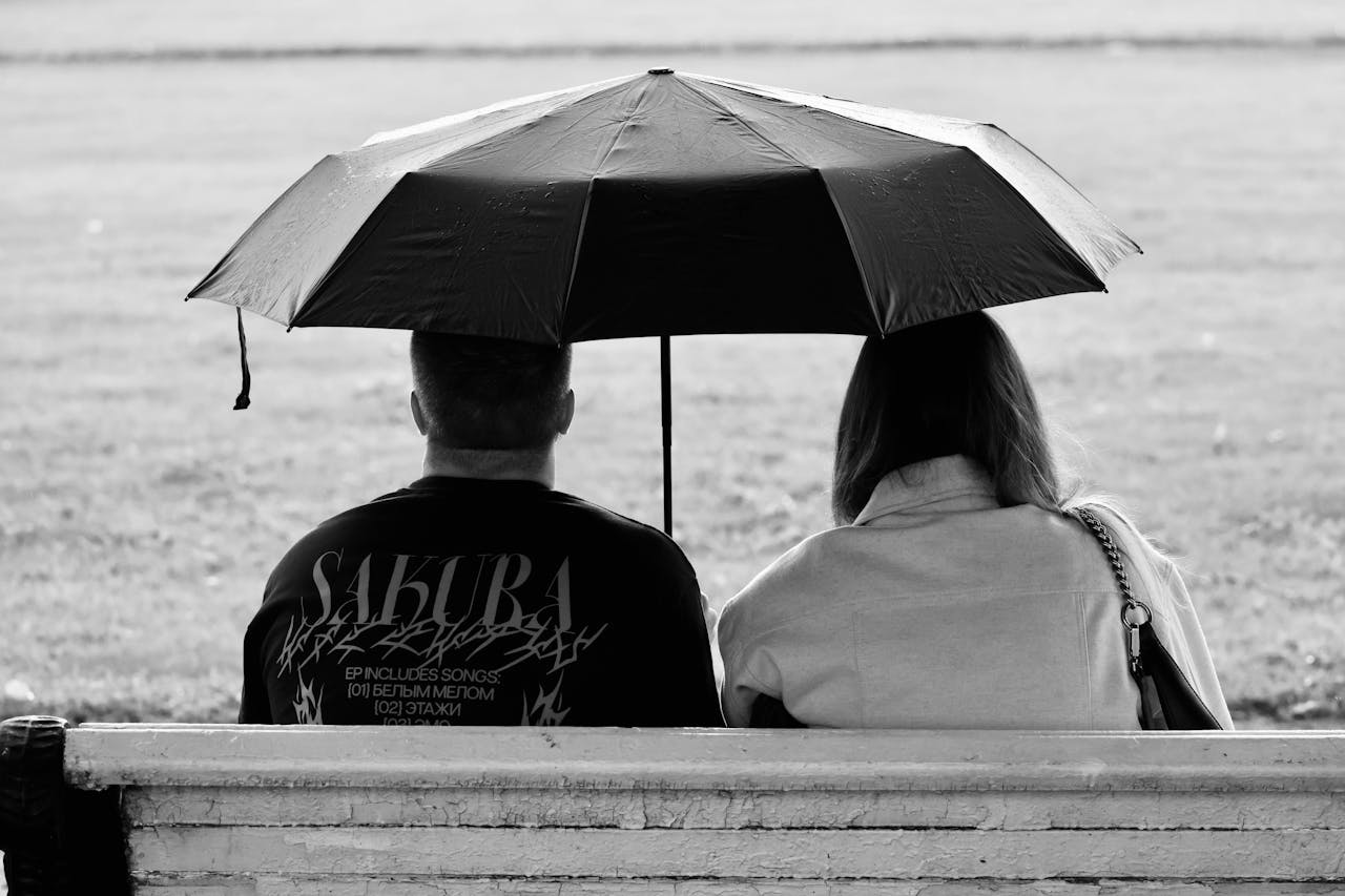 13 Signs of Emotional Withdrawal in Relationships. | elephant journal